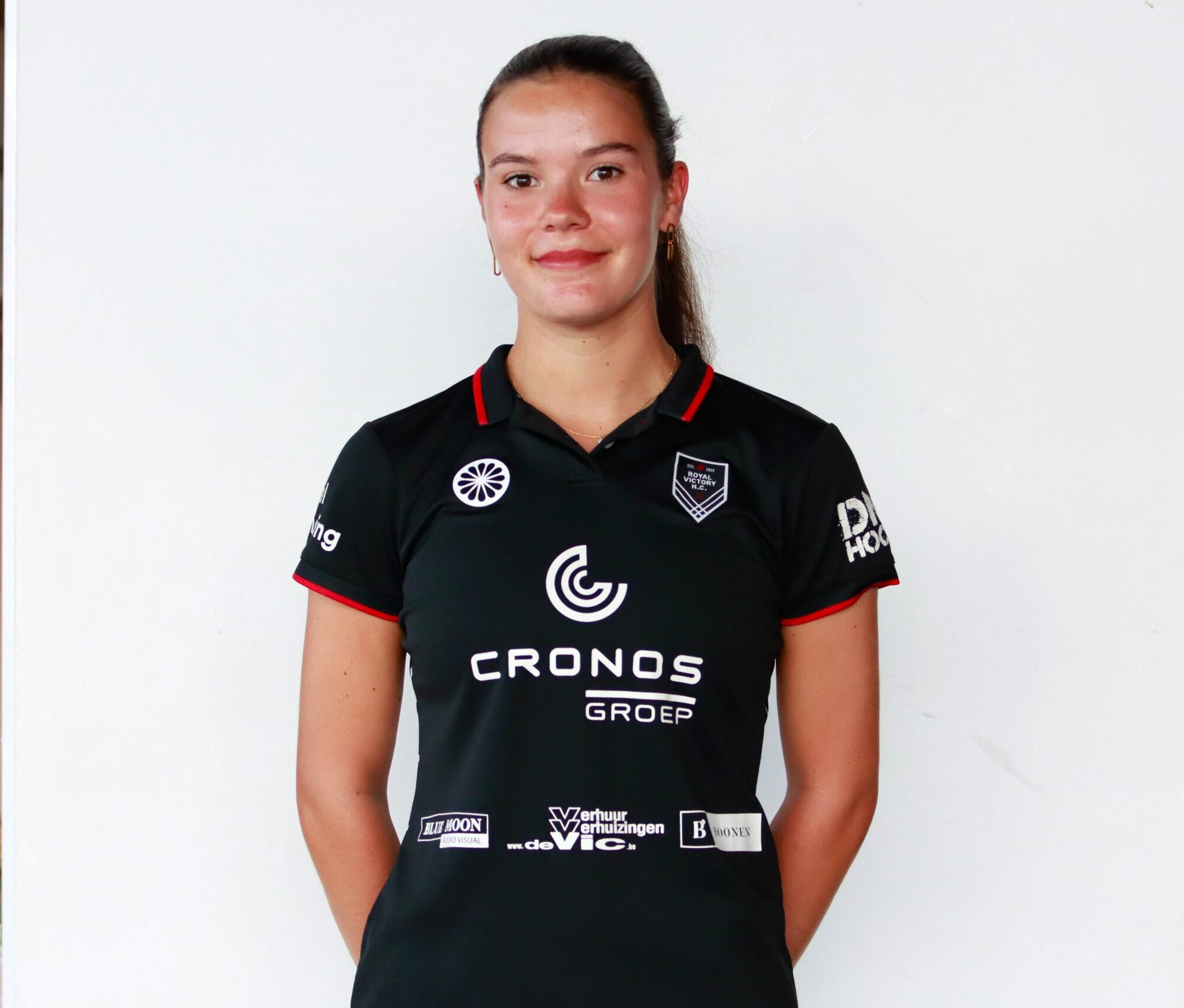 LILY DAMILOT - Victory